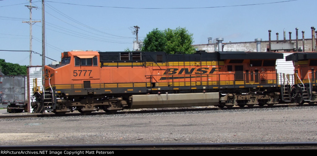 BNSF 5777
